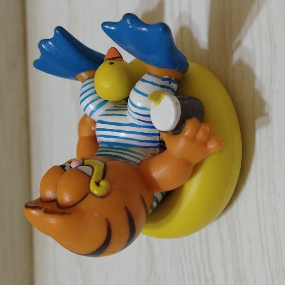 United Feature Syndicate | Toys | Vintage 981 United Feature Syndicate ...